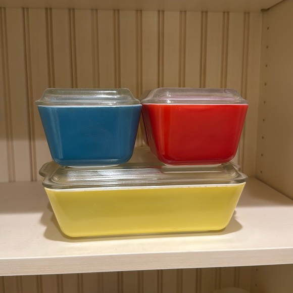 Pyrex | Kitchen | Vintage Pyrex Primary Colors Refrigerator Set 8 ...